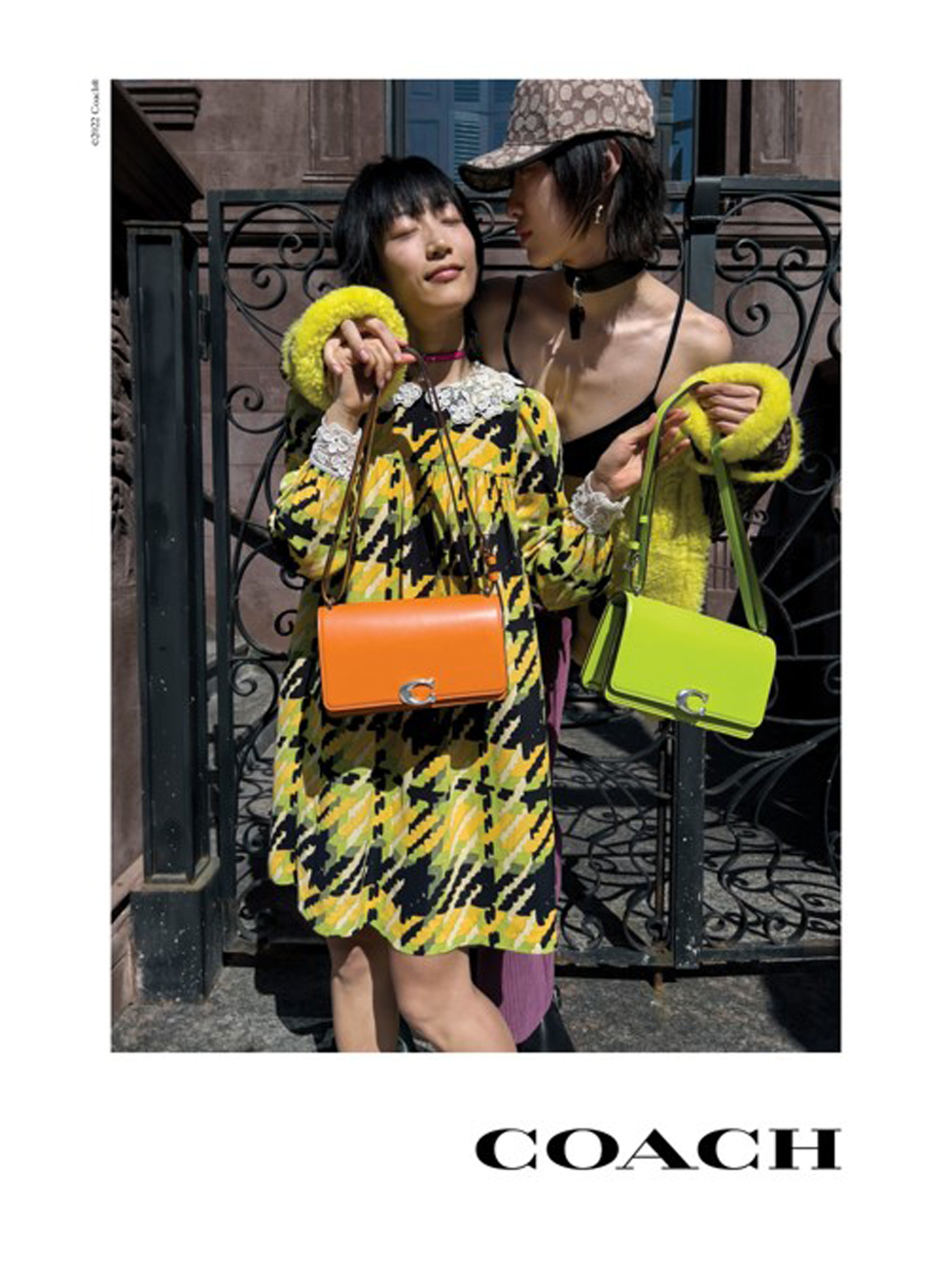 코치(COACH), 유르겐 텔러 및 아티스트 민트 앤 서프가 함께한 2022 가을 캠페인 선보여