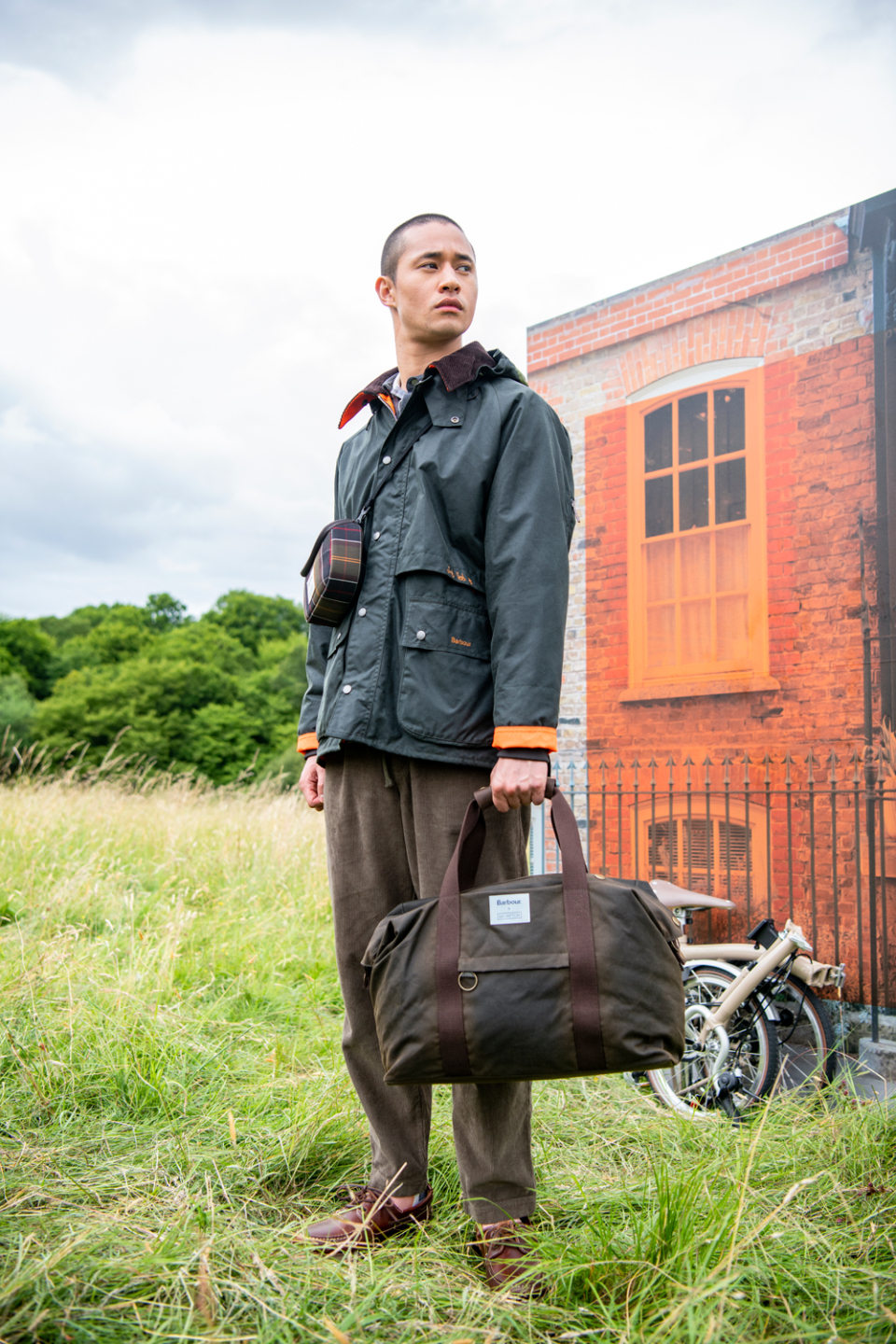 영국 헤리티지 브랜드 바버(Barbour) X 브롬튼(Brompton) 두 번째 컬렉션 공개