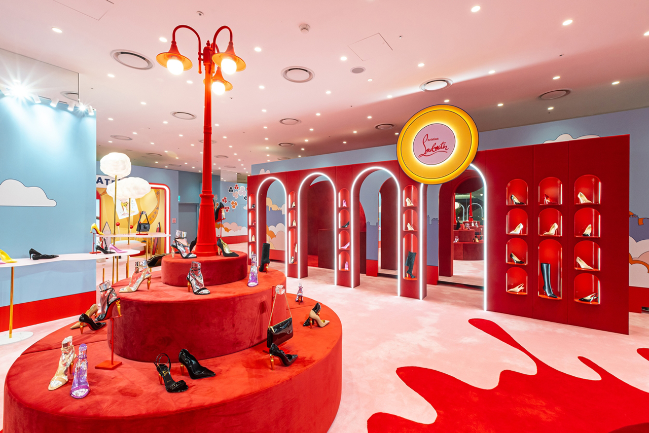 인증샷 ‘핫플’ 인스타그래머블한 크리스찬 루부탱 팝업스토어