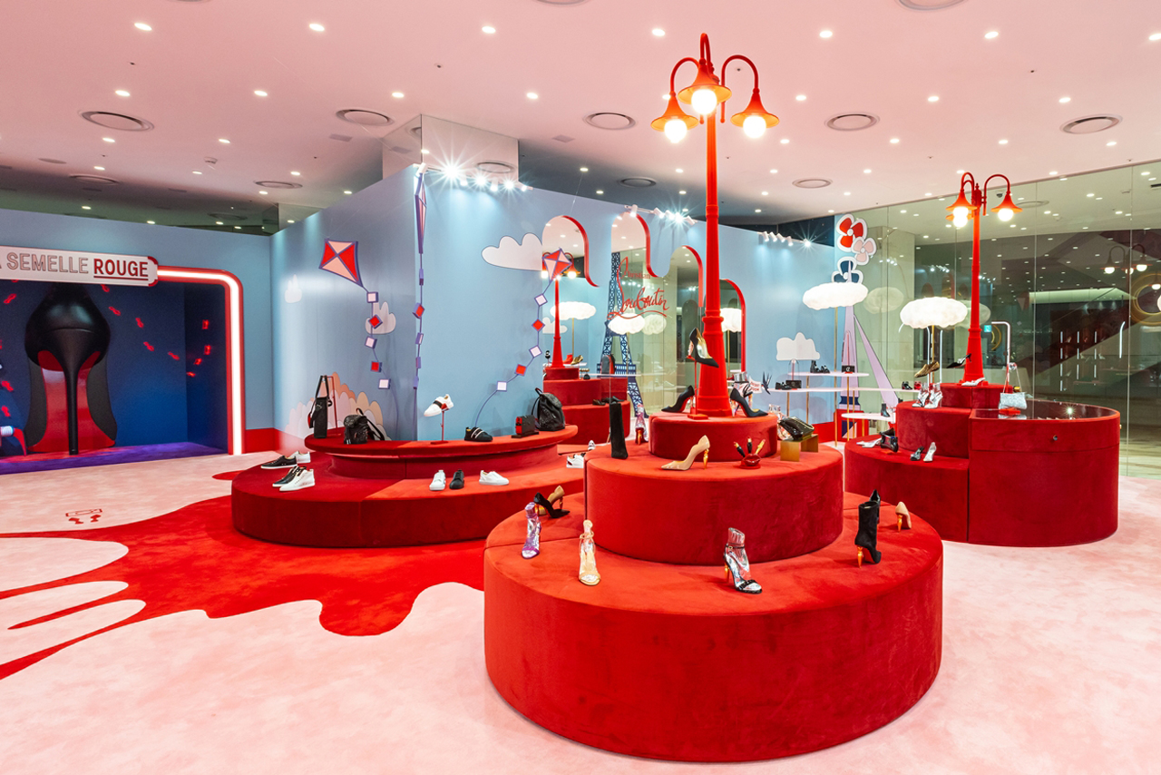 인증샷 ‘핫플’ 인스타그래머블한 크리스찬 루부탱 팝업스토어